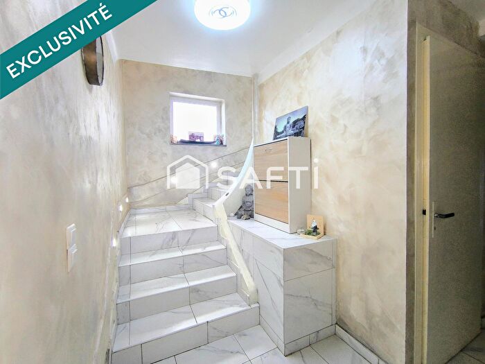 Maison 9 pièces à Longeville-lès-Saint-Avold, à vendre
