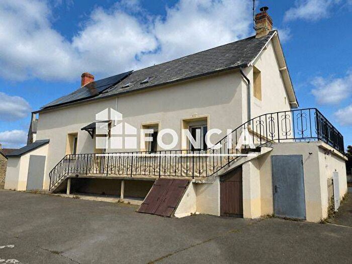 Maison 4 pièces à Pezé-le-Robert, à louer