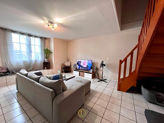 Appartement à louer - Riom - 4 pièces - 2 chambres