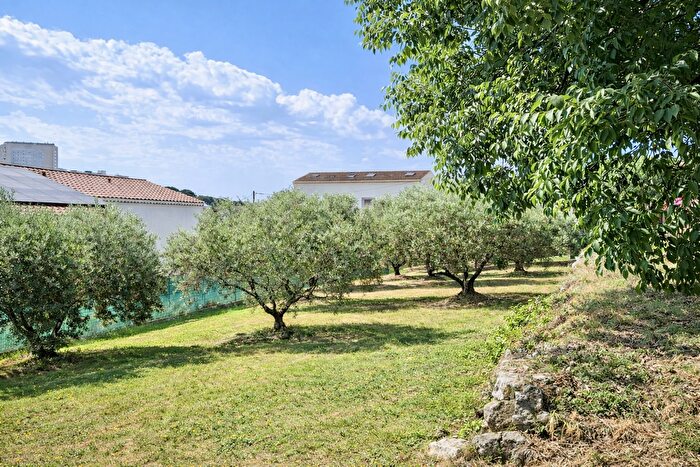 Maison à vendre - Marseille e , Notre-Dame-Limite - 3 pièces - 2 chambres