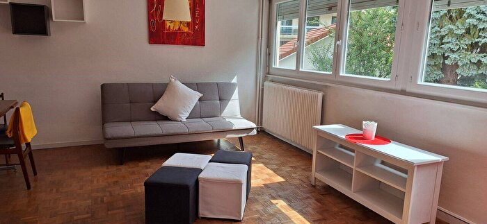 Appartement à louer - Colline des Pères-Tardy, Saint-Étienne - 1 pièce