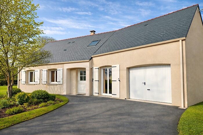 La Chapelle-Saint-Laud - Maison 6 pièces à vendre