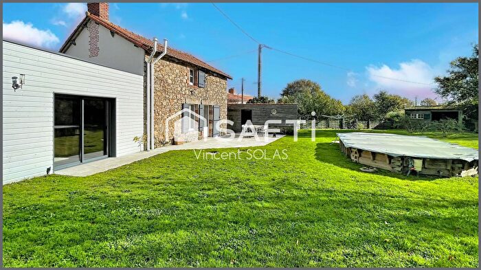 Le Poiré-sur-Vie : Maison 9 pièces à vendre