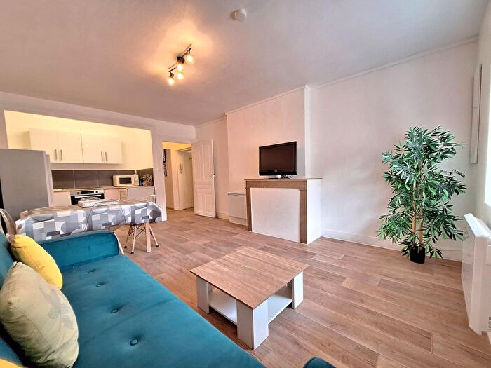Bourg-en-Bresse, Centre, Brou, Baudières : Appartement 2 pièces à louer