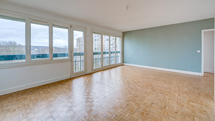 Appartement à louer - Ville-dAvray - 4 pièces - 3 chambres