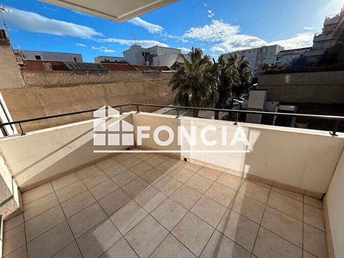 Appartement à louer - Emile Zola, Béziers - 3 pièces - 2 chambres