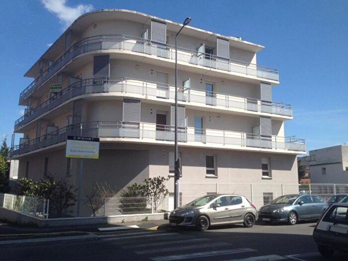 Appartement 1 pièce à louer - Bellevue-Solaure, Saint-Étienne