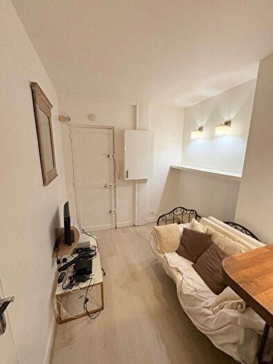 Appartement à louer - Louis Blanc-Aqueduc, Paris ème - 2 pièces - 1 chambre