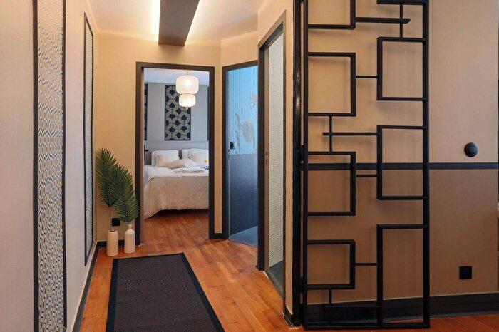 Appartement à louer - Louis Blanc-Aqueduc, Paris ème arrondissement - 3 pièces - 2 chambres