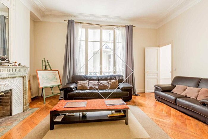 Appartement à vendre - Paris e , Porte de Clichy - 7 pièces - 4 chambres