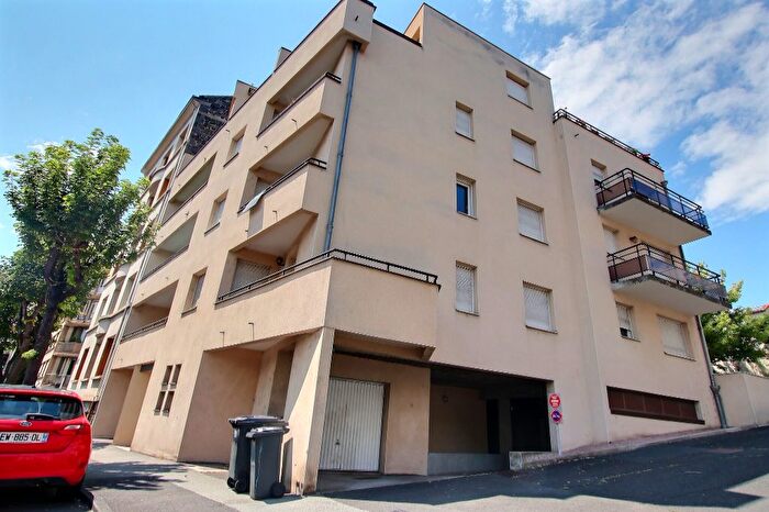 Appartement à louer - Clermont-Ferrand, Jaude, Fontgiève Saint-Alyre - 2 pièces - 1 chambre