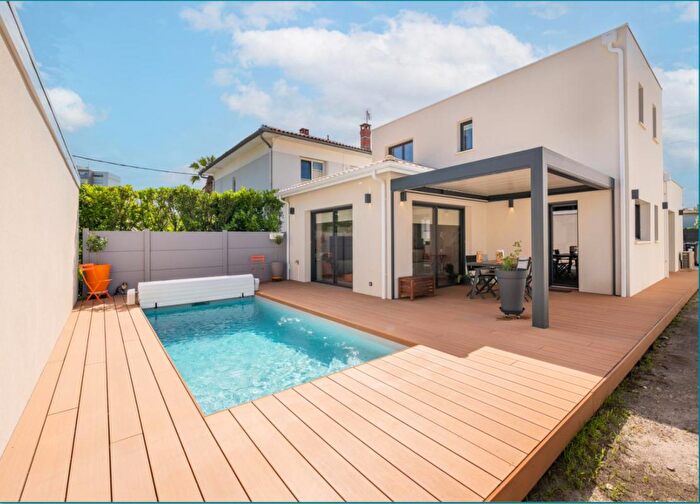 Maison à vendre - Salles - 4 pièces - 3 chambres