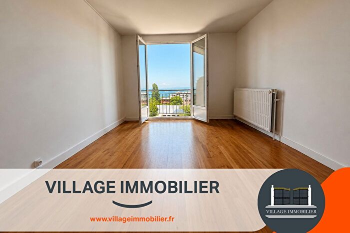 Appartement 3 pièces à vendre - Décines-Charpieu, Champ Blanc