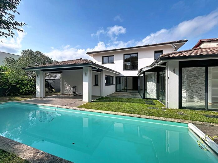 Maison 6 pièces à Anglet, Cinq Cantons, à vendre