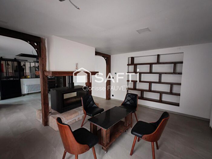 Maison à vendre - Saint-Hilaire-Bonneval - 6 pièces - 5 chambres