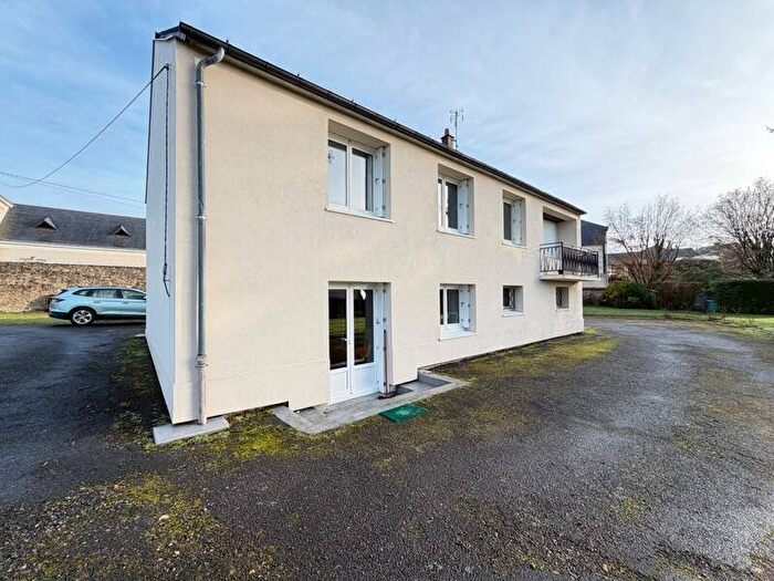 Maison à louer - Baugé-en-Anjou - 6 pièces - 4 chambres