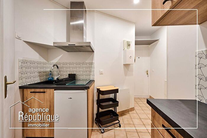 Appartement à louer - Docteur Lavalle, Dijon - 1 pièce