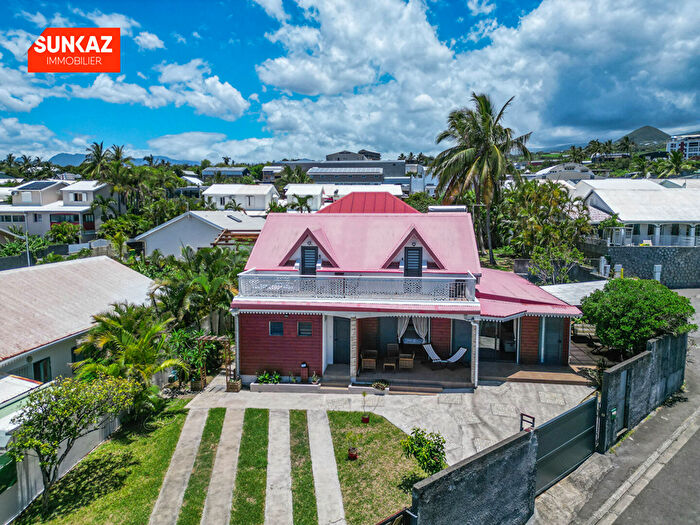 Maison à vendre - Saint-Pierre, La Cafrine - 9 pièces - 6 chambres