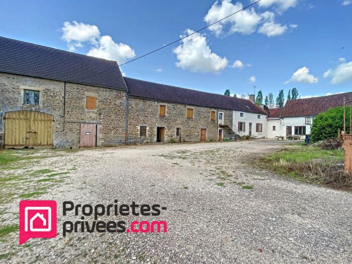 Maison à vendre - Savigny-en-Terre-Plaine - 9 pièces - 4 chambres
