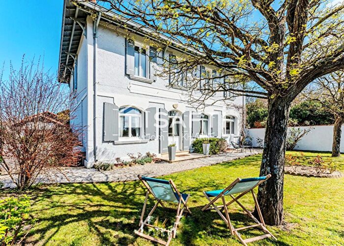 Maison à vendre - Gastes - 17 pièces - 12 chambres