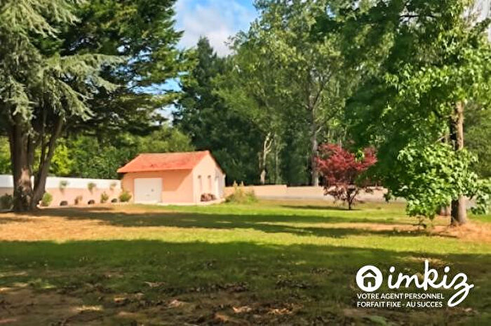 Maison à vendre - Chabanais - 1 pièce