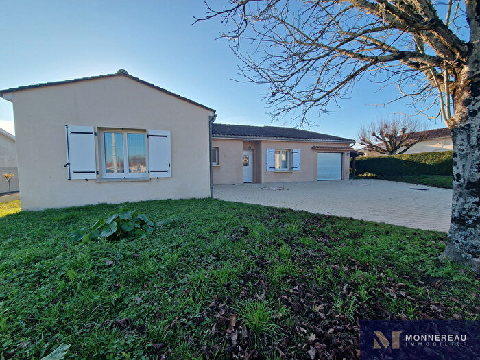 Maison à vendre - Montmoreau-Saint-Cybard - 6 pièces - 4 chambres