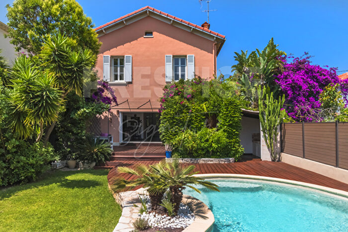 Maison à vendre - Hyères, Centre-ville - 6 pièces - 4 chambres