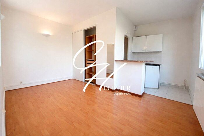 Appartement à louer - Antiquaire, Notre Dame, Grenoble - 1 pièce