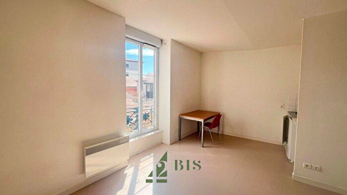 Appartement 1 pièce à Roanne, à louer