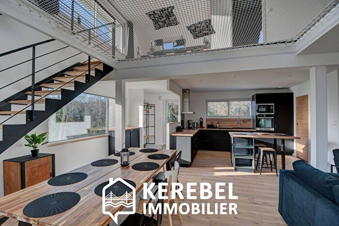 Maison à louer - Plougastel-Daoulas - 5 pièces - 3 chambres