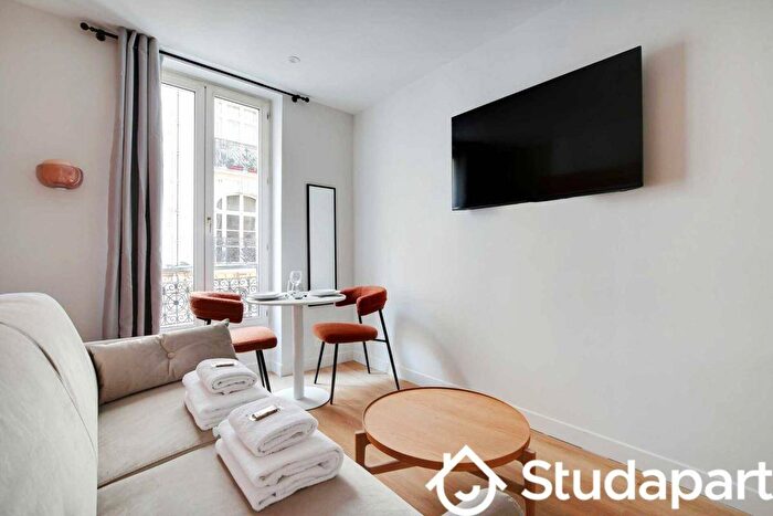 Appartement à louer - Muette Sud, Paris ème arrondissement - 1 pièce