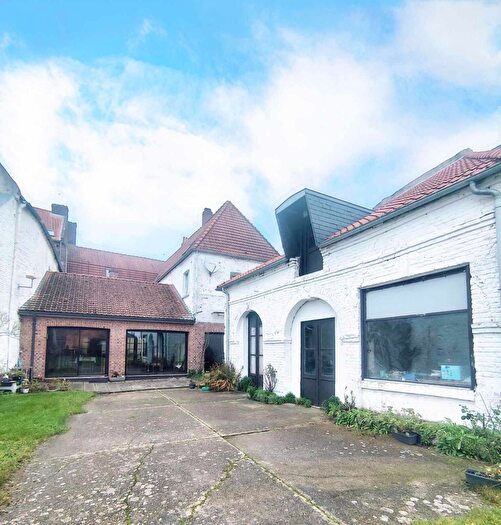 Maison à vendre - Aire-sur-la-Lys - 10 pièces - 6 chambres
