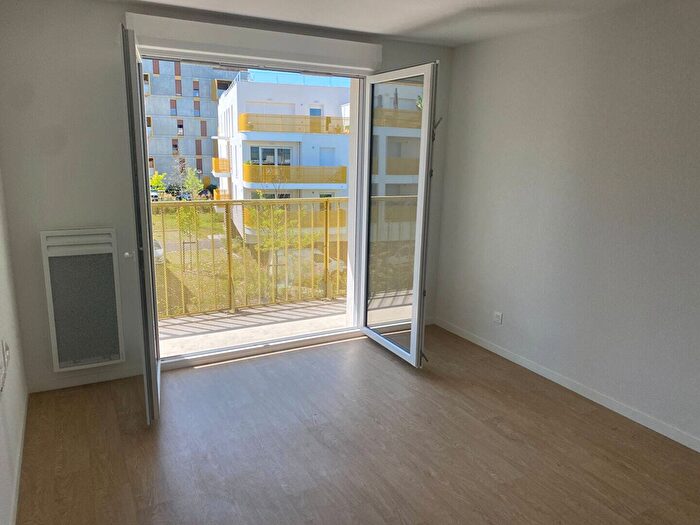 Appartement à louer - Zone Industrielle Quatre Pavillons-La Gardette, Lormont - 1 pièce