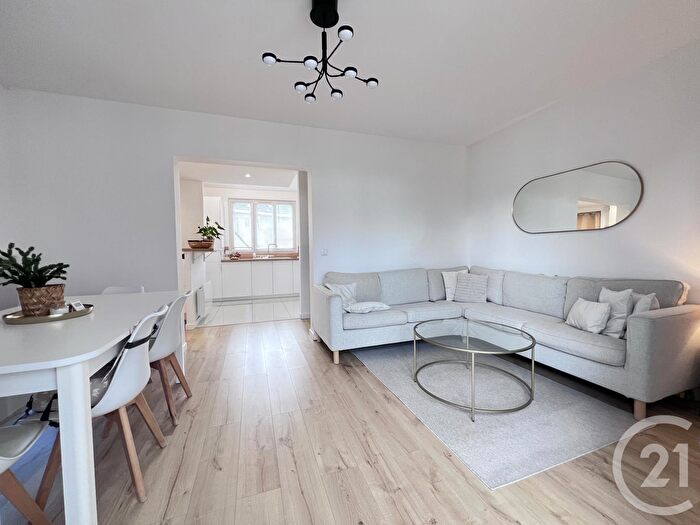 Joué-lès-Tours, Centre-ville : Appartement 4 pièces à vendre