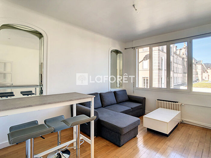 Appartement à louer - Limoges, Centre-ville, Hôtel de Ville, Emailleurs - 2 pièces - 1 chambre