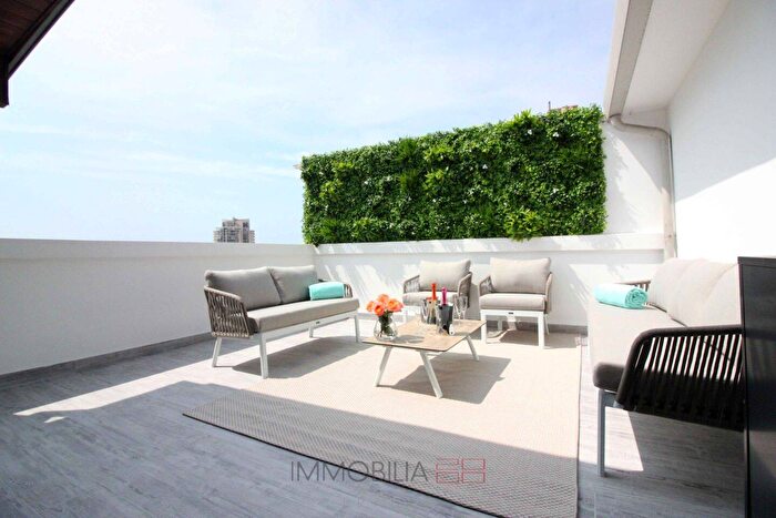 Appartement à louer - Beausoleil - 5 pièces - 3 chambres