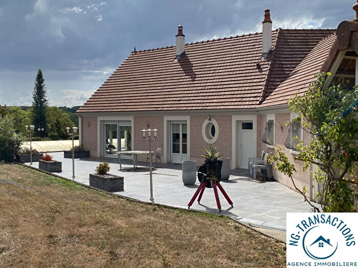Maison 8 pièces à Escamps, à vendre