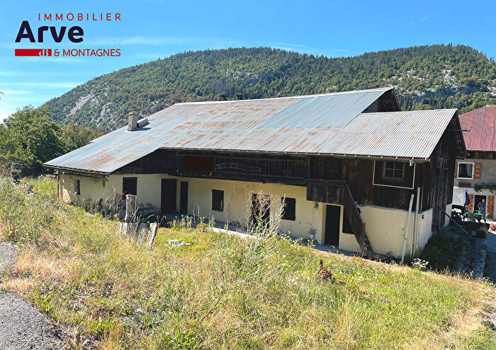 Maison à vendre - Arâches-la-Frasse - 5 pièces - 2 chambres
