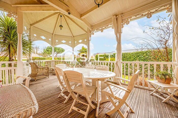 Maison à vendre - Châtelaillon-Plage - 6 pièces - 4 chambres