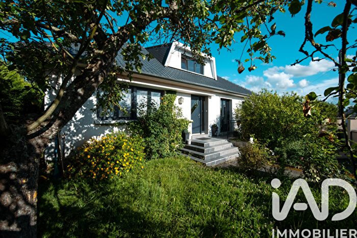 Maison 8 pièces à Rivery, à vendre