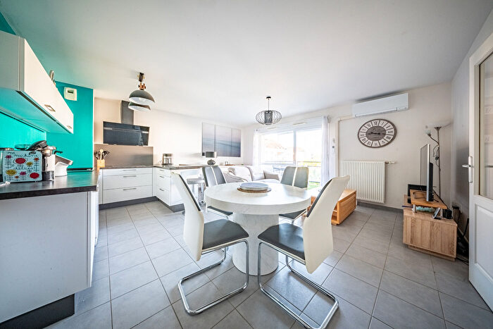 Appartement à vendre - Chevigny-Saint-Sauveur - 3 pièces - 2 chambres