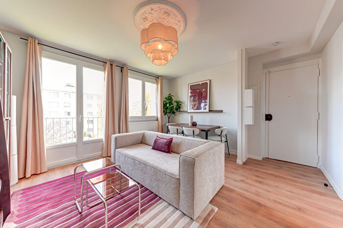 Appartement à louer - Lyon e , Laënnec, Mermoz - 5 pièces - 4 chambres