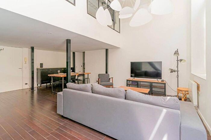 Appartement à louer - Marseille er arrondissement - 4 pièces - 3 chambres