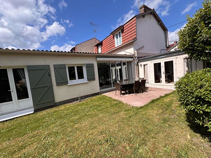 Maison à vendre - Compiègne, Royallieu, Village - 5 pièces - 3 chambres