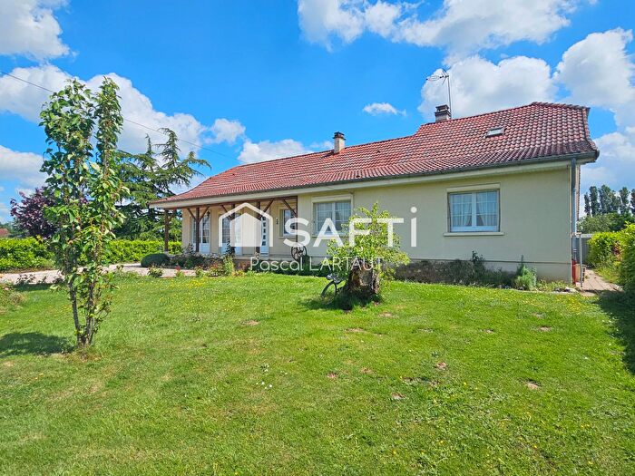 Maison 6 pièces à Tronchy, à vendre