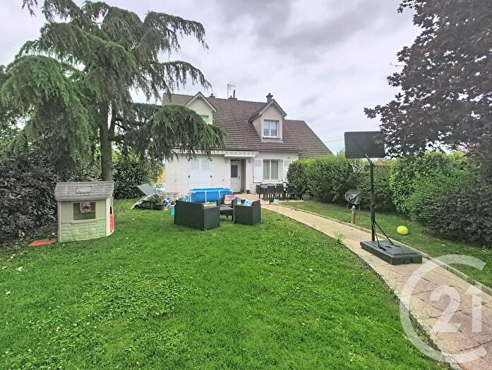Maison 5 pièces à louer à Chaingy