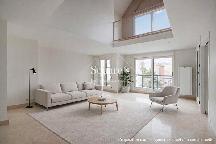Appartement 7 pièces à Courbevoie, à vendre