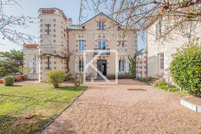 Maison à vendre - Angers - 14 pièces - 9 chambres