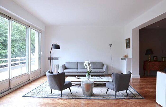 Appartement 5 pièces à Chaillot, Paris 16ème arrondissement, à louer