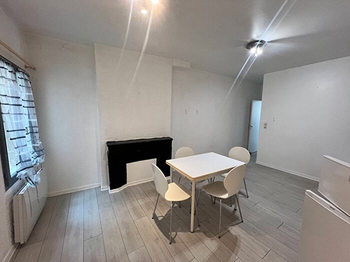 Trois Quartiers-Centre Ville, Poitiers : Appartement 2 pièces à louer